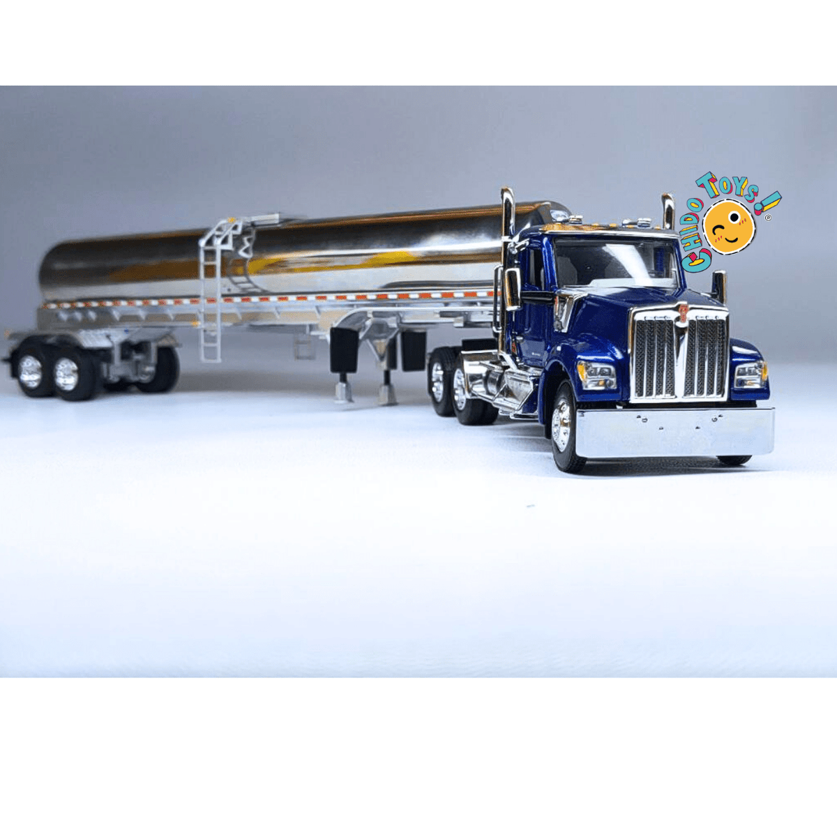 Tráiler Kenworth W990 con Pipa Cromada 1:64 DCP – Modelo Diecast de Co ...